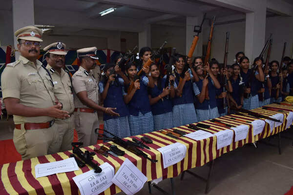 ‘A day with the Police’: Coimbatore police teach girl students how to ...