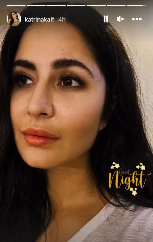Katrina Kaif looks pretty as a peach as she shares a selfie post wrapping up night shoot of ...