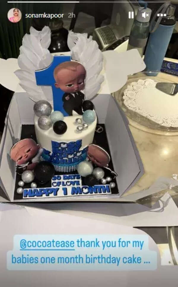 Sonam Kapoor and Anand Ahuja share the first family photo with son Vayu ...