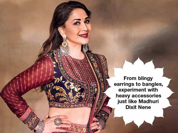 Jhumkis, kamarband and chokers: Must-have accessories for garba look ...