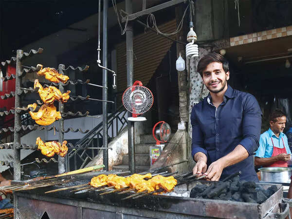 Street food hangout joints are back to business in Lucknow and how ...