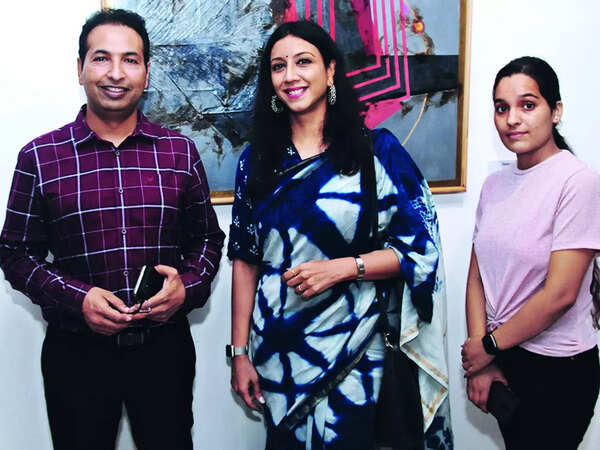 A painting exhibition by an artist from El Salvador in Lucknow ...