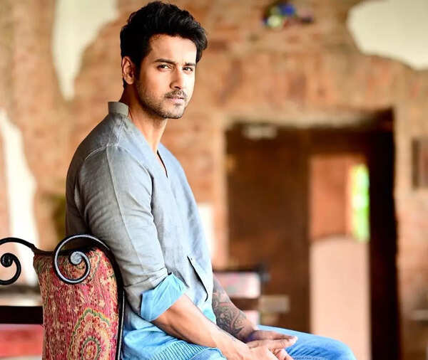 Cheene Baadaam - Official Trailer