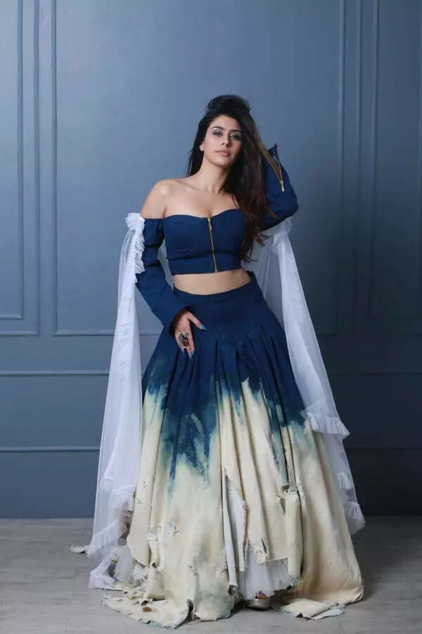 See pics: This Diwali 'Warina Hussain' turns designer, designs her own ...