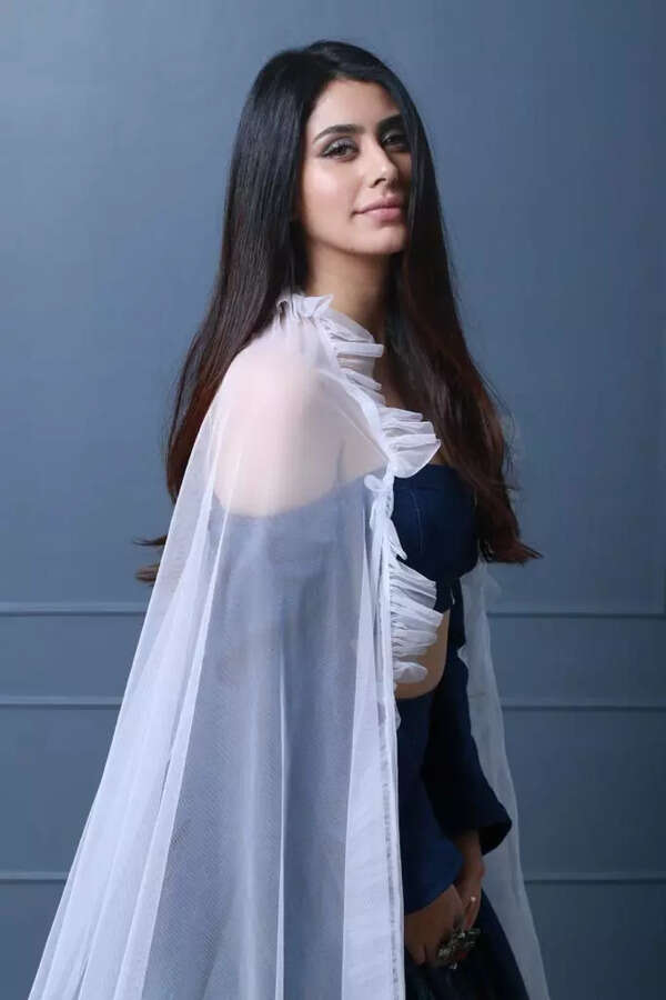 See pics: This Diwali 'Warina Hussain' turns designer, designs her own ...