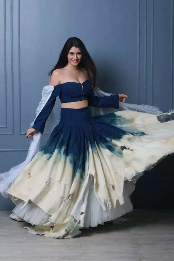 See pics: This Diwali 'Warina Hussain' turns designer, designs her own ...