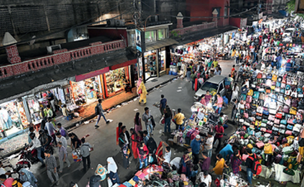 Kolkata Municipal Corporation-police joint drive to free 3 hawking hubs ...