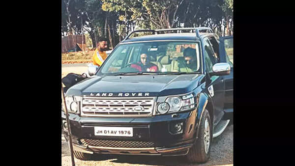 Dhoni: Dhoni Visits Tribal Village In Gumla, Likely To Set Up Farm ...