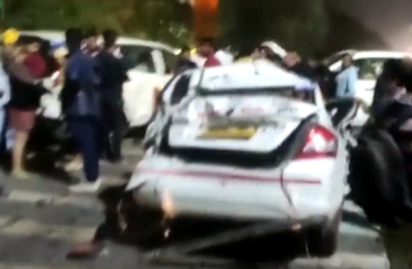 Navale Bridge Accident: Mumbai-bound truck ploughs through 25 vehicles ...