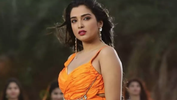 Bhojpuri super hit song 'Mausam Kare Chhedkhani': Amrapali Dubey and Nirahua's on-screen chemistry