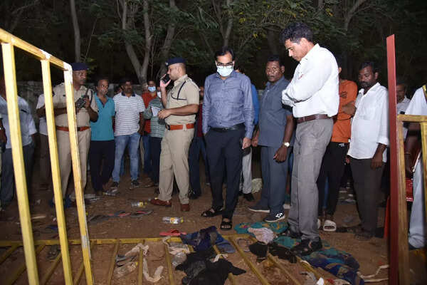3 killed, several injured in stampede at Chandrababu Naidu's meeting in Andhra Pradesh's Guntur ...