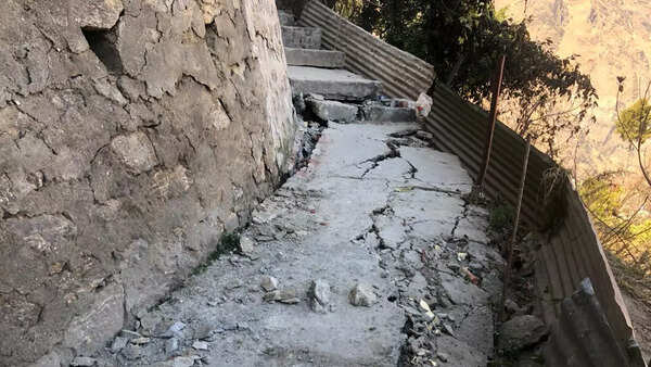 Joshimath: Joshimath landslide subsidence: 2 Joshimath hotels set to be ...