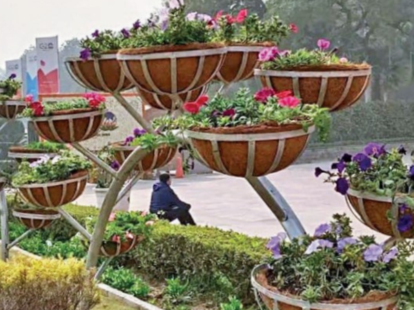 Soon-to-be-standing-tall: Flower towers across Delhi | Delhi News ...