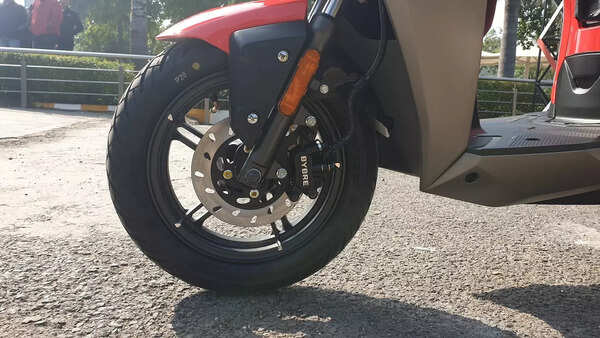 Hero Xoom 110 First Ride Review | Fancy new take on 110cc Xcooters ...