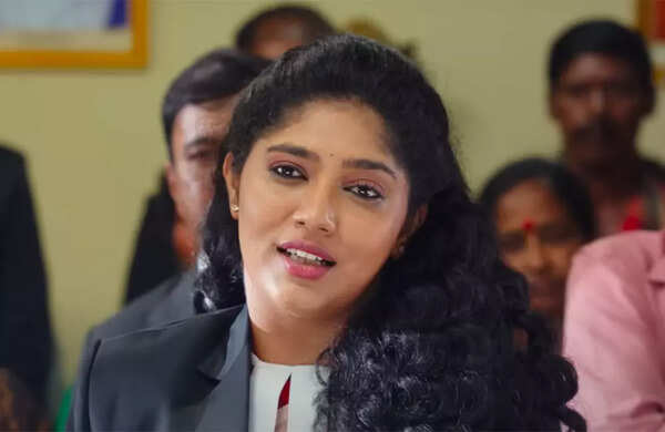 Love Birds Movie Review: Love Birds: A warm take on what comes after ...