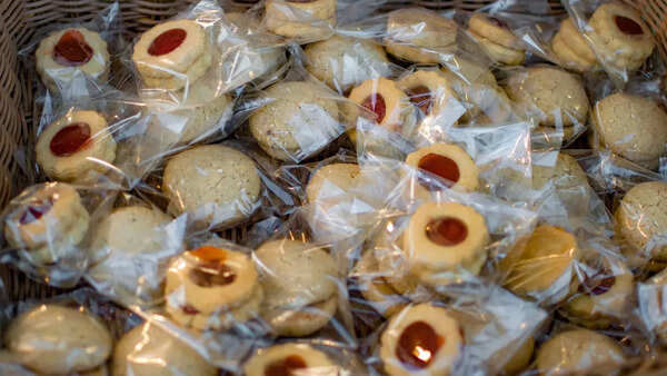 Smart hacks to keep biscuits fresh for a long time - The Times of India