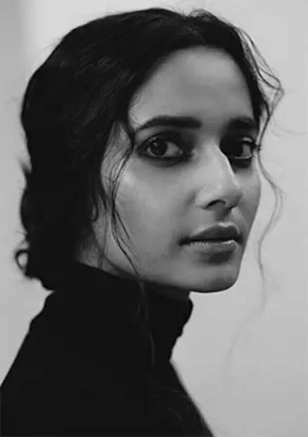 Gulmohar Movie Review: A bittersweet and profound story that will tug ...