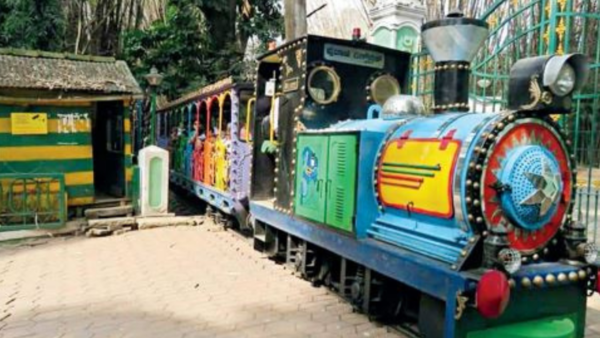 Bengaluru’s famous toy train, Putani Express at Cubbon Park is running ...