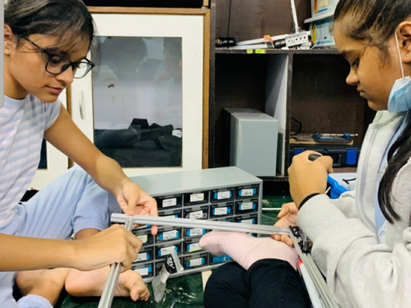 13 Mumbai kids ready Robots - Times of India