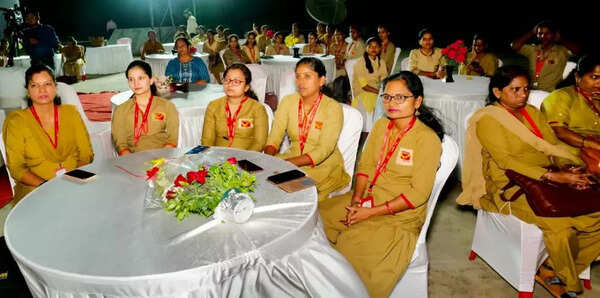 Postal dept in Mumbai honours 240 postwomen for breaking gender stereotypes | Mumbai News ...