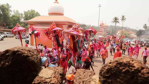 In Goa's Cuncolim, Catholics roll out red carpet to welcome a Hindu ...