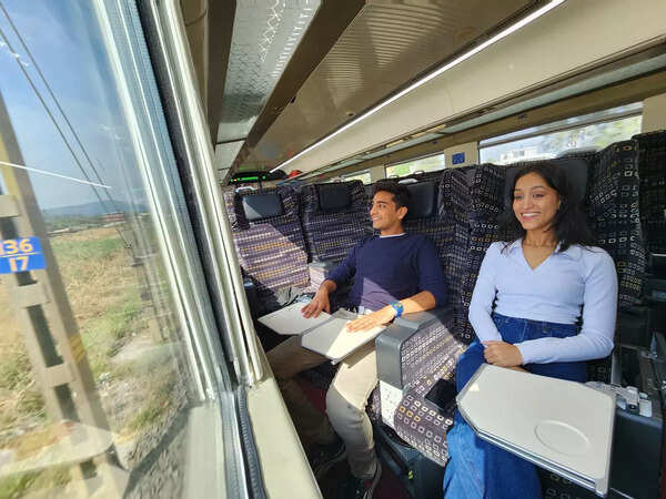 Vande Bharat Express: Vande Bharat Express: Rail yatris give a thumbs ...