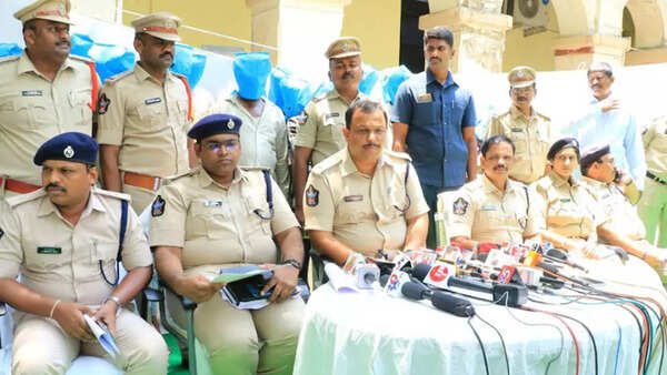 Tirupati Police arrests 20 ganja smugglers, seizes 22 kgs of contraband ... Tirupati Police arrests 20 ganja smugglers, seizes 22 kgs of contraband ...