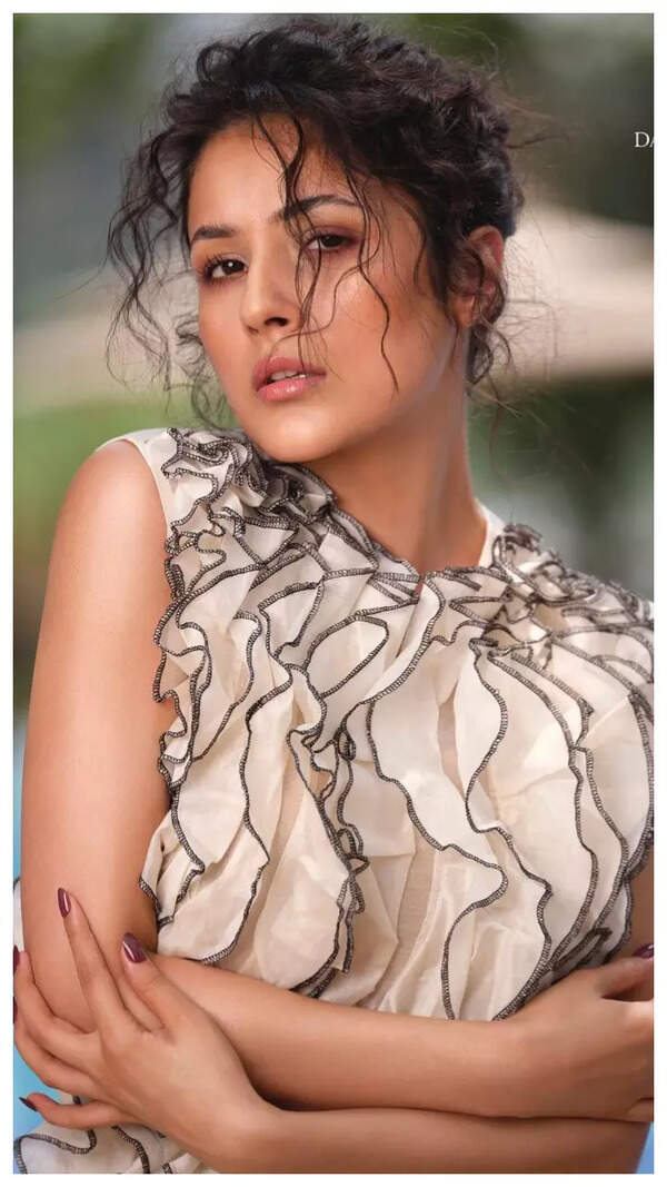 Maharashtrachi Hasya Jatra fame Priyadarshini Indalkar denies dating ...