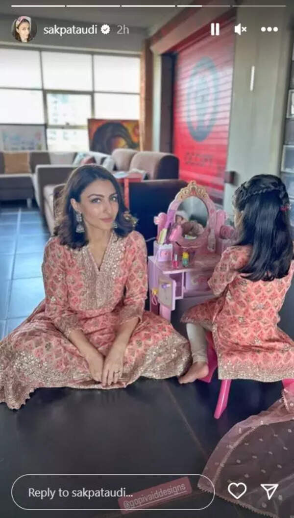 Soha Ali Khan and Kunal Kemmu's adorable moments with daughter Inaaya ...