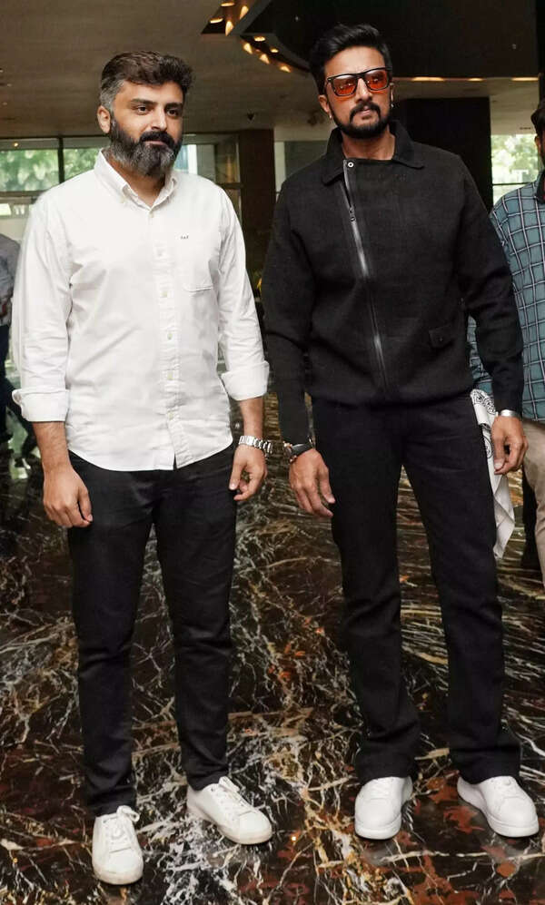 Rajaratha – Gandaka Video Song