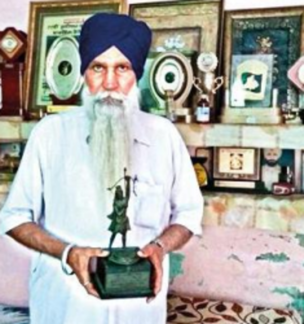 Kaur Singh, only Indian boxer to fight legendary Muhammad Ali, dies at ...