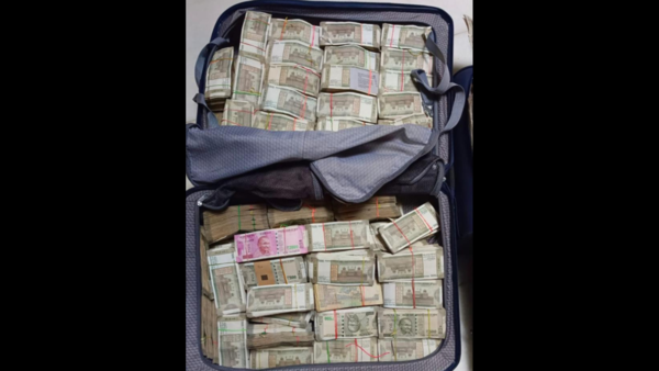 Rs 20 crore cash recovered in CBI raid on ex- CMD of WAPCOS, Rs 10 cr ...