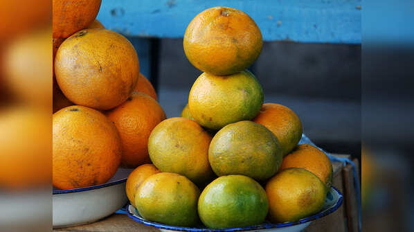How is orange different from keenu, sweet lime and mosambi