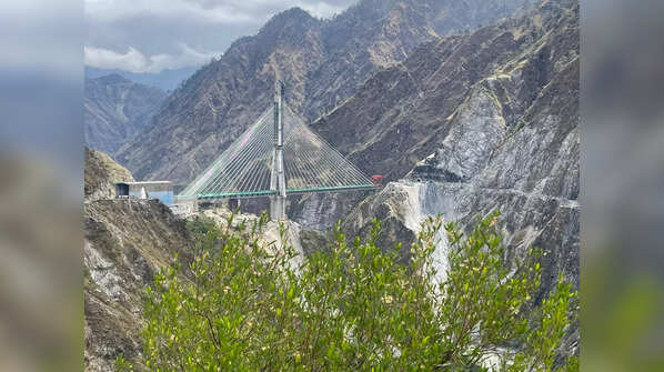 Anji Khad: India's 1st cable-stayed Indian Railways bridge completed ...