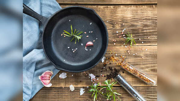 6 types of pans and how to use them