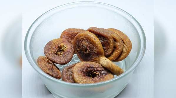 Why you must consume soaked Anjeer daily in the morning