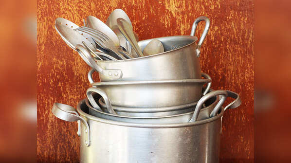 How food served and cooked in different metals impact your health