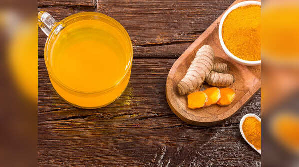 What is turmeric water and why you should gargle with it daily