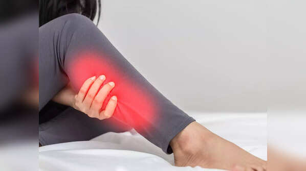 High Cholesterol Symptoms: Note this warning sign in the leg while ...