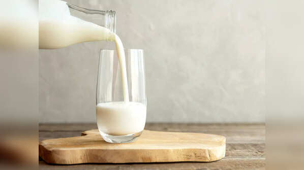 Organic vs regular milk, and the pros and cons of organic milk