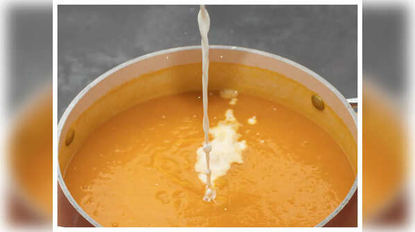 Easy tips to prevent curd from curdling up in soups and curries