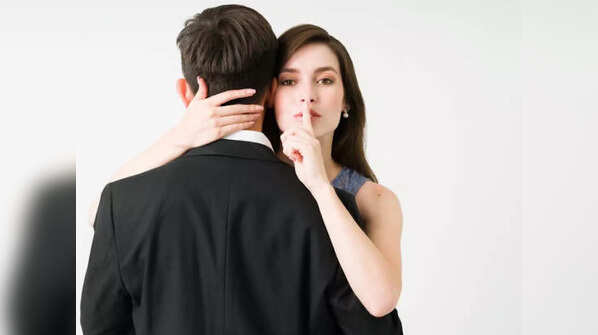 How to know if your partner is cheating