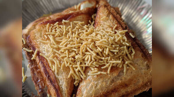 Quick Bhujia Recipes: 10 ways to use Bhujia to amp up your food
