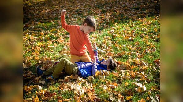 How much should parents intervene when siblings fight?