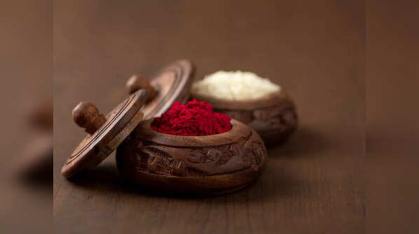 What are the different kinds of Tilak and their significance?