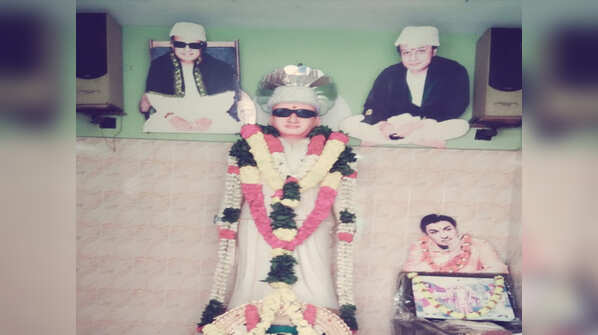 Lord MGR bridges political divide in Tiruvallur temple