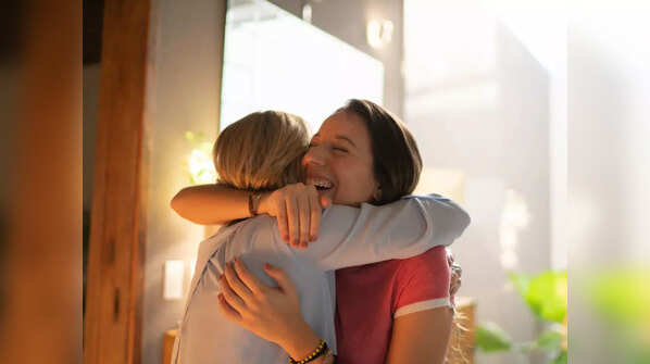 7 types of hugs and what they mean