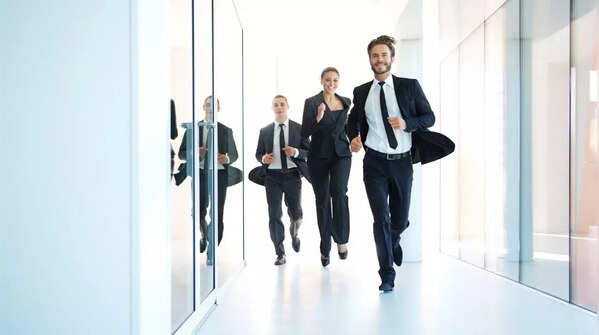 Office Peacocking Signs: 5 signs your coworker is 'productivity ...