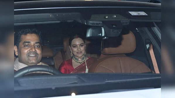 Sonakshi weds Zaheer: Sonakshi Sinha debuts sindoor look, stuns in red ...