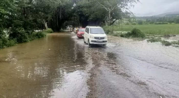 Mumbai Rains Live Updates: Several flights delayed, 5 diverted; Harbour ...